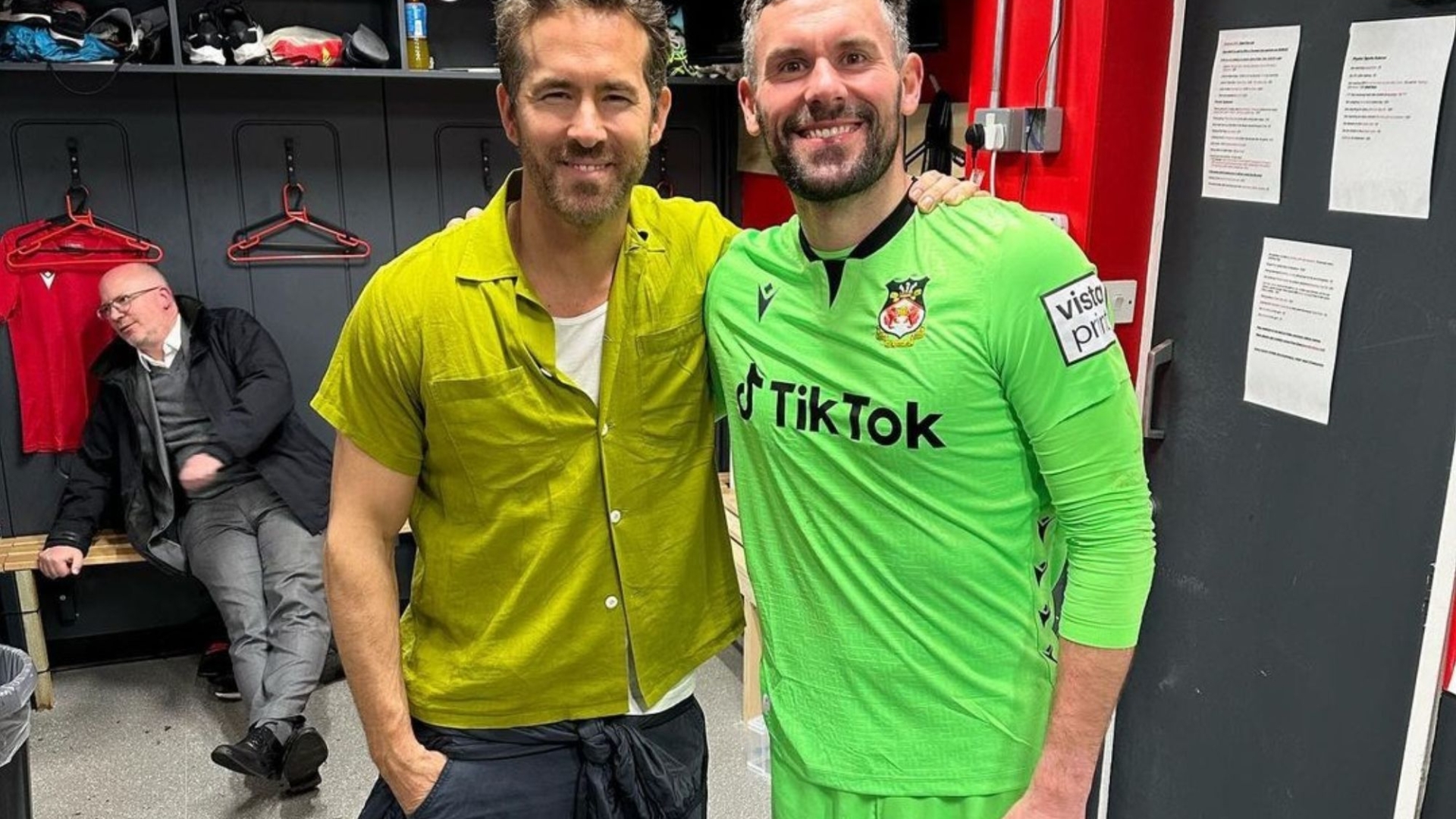 Ben Foster revela la promesa del 'monstruo' de Ryan Reynolds a las ...